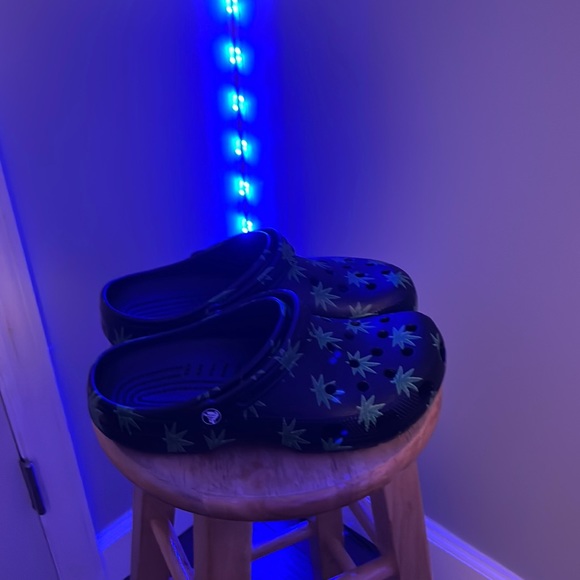 CROCS | Shoes | Hemp Leaf Crocs | Poshmark